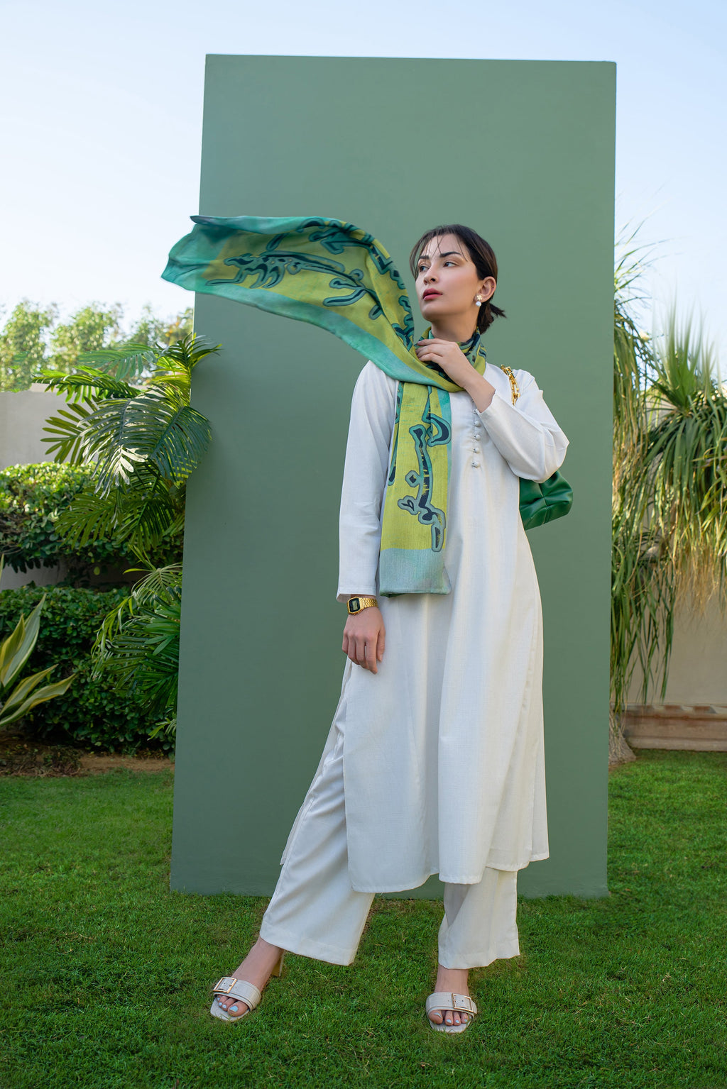 Husn (Beauty) Stole - Shaded Green – Manto USA