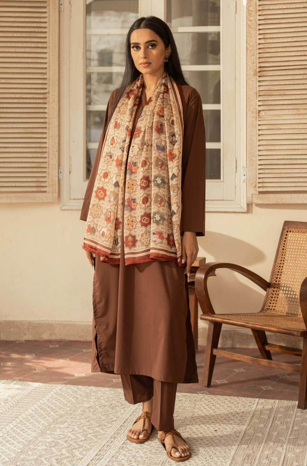 Zeenat (Timeless Beauty) - Antique Maroon Scarf – Manto USA